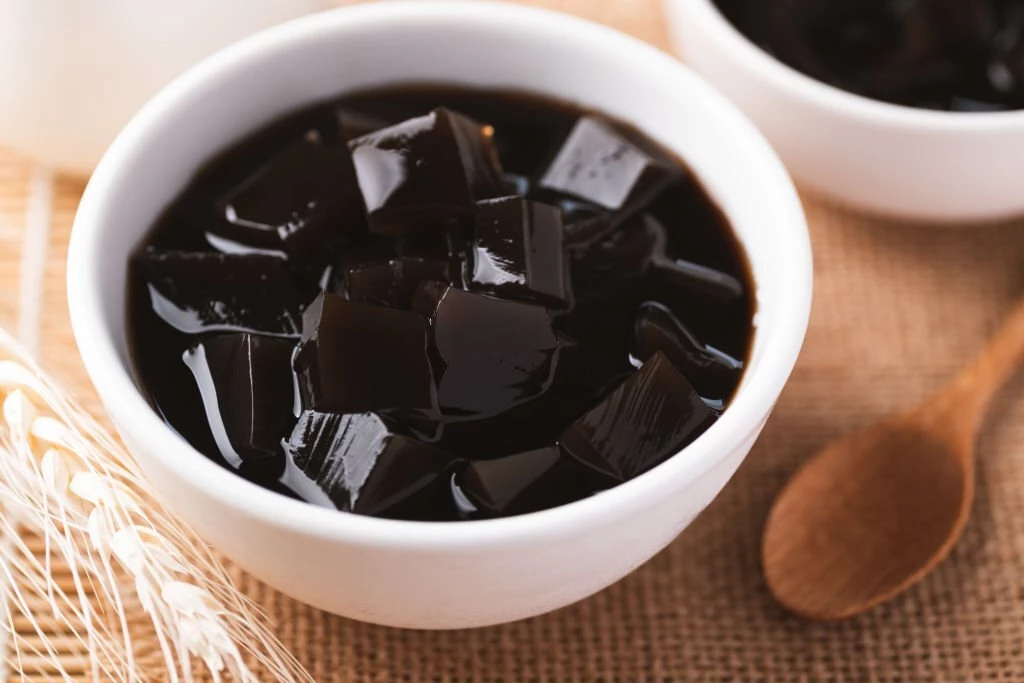 CINCAU HITAM (GRASS JELLY) - KANDUNGAN GIZI DAN MANFAAT KESEHATANNYA ...